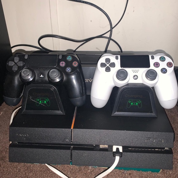 Video Games & Consoles | Ps4 With 2 Controllers And A Charging Station ...